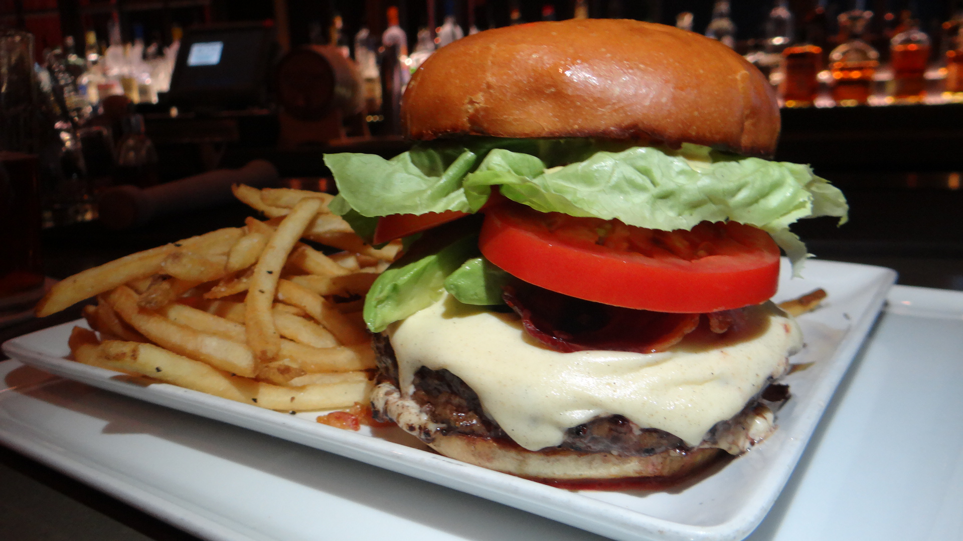 Resto Gastro Bistro Makes A Ridiculously Good Burger - cravedfw