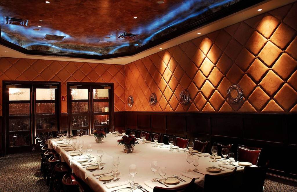 III Forks Hosts Elaborate Thanksgiving Dinner - cravedfw