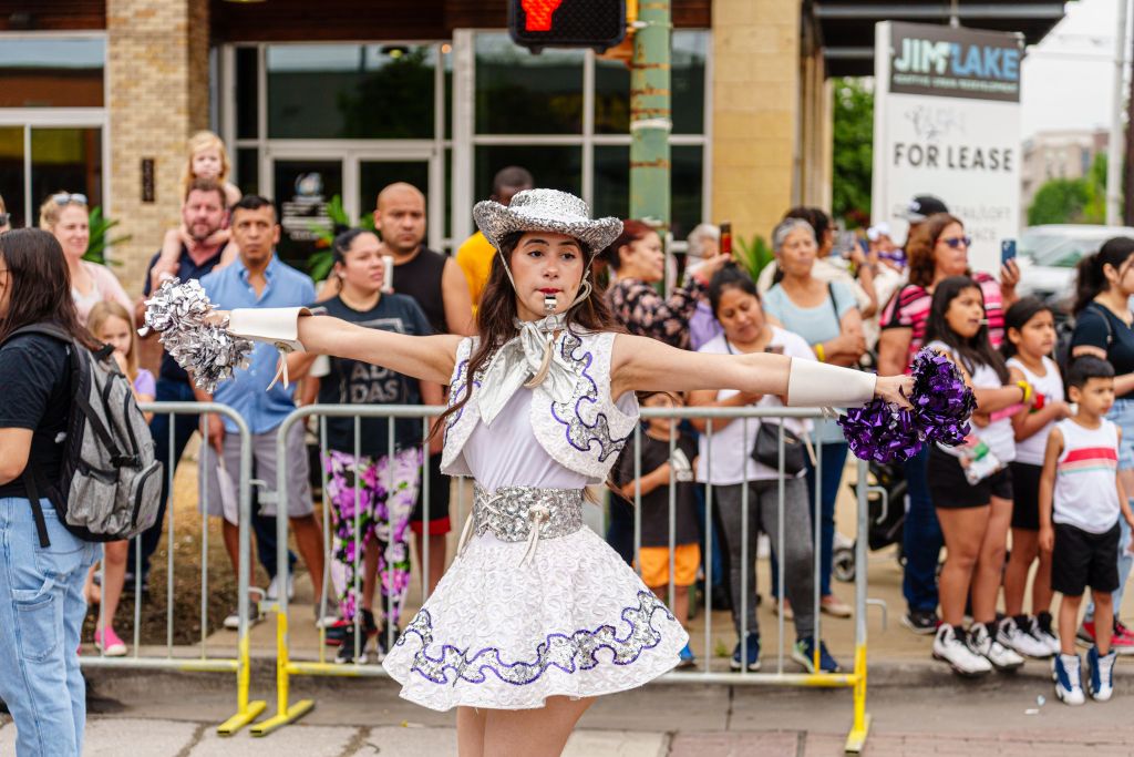 Dallas Cinco de Mayo Parade Celebrates Can-Do Spirit - Saturday, May 3 ...
